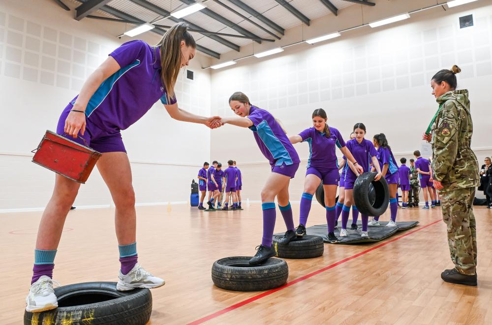 Army Outreach Team visit Cleethorpes Academy for teambuilding workshop
